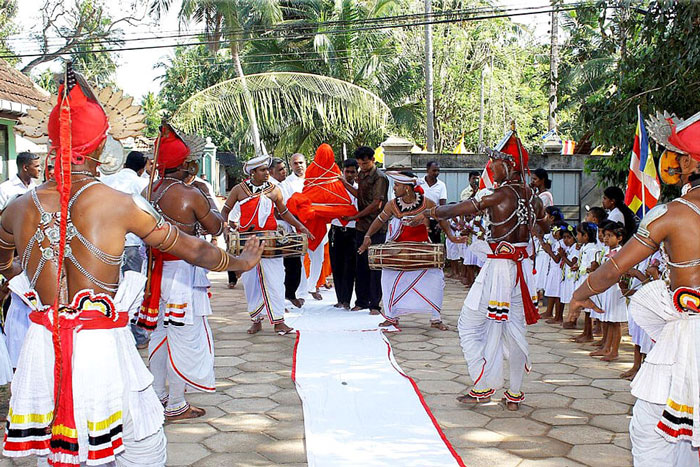 Donation to Katukenda Sri Sangabodhi Central college - Econutrena ...